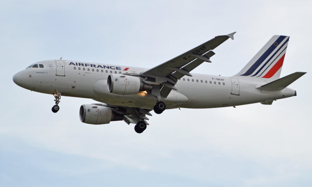 Quelles différences entre un vol charter et un vol régulier ? - Flying ...