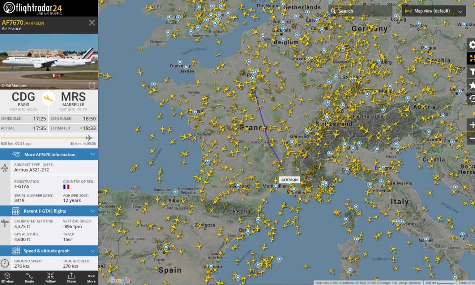 Suivre le déroulement d'un vol en temps réel sur une carte - Flying Smart
