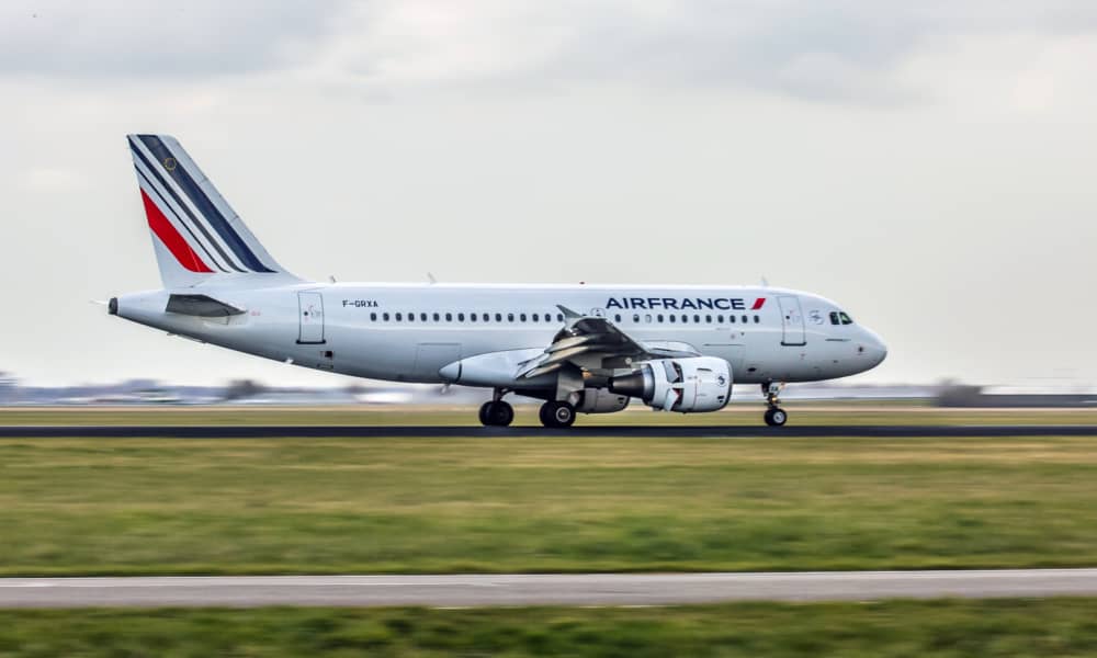 Quelles différences entre un vol charter et un vol régulier ? - Flying ...